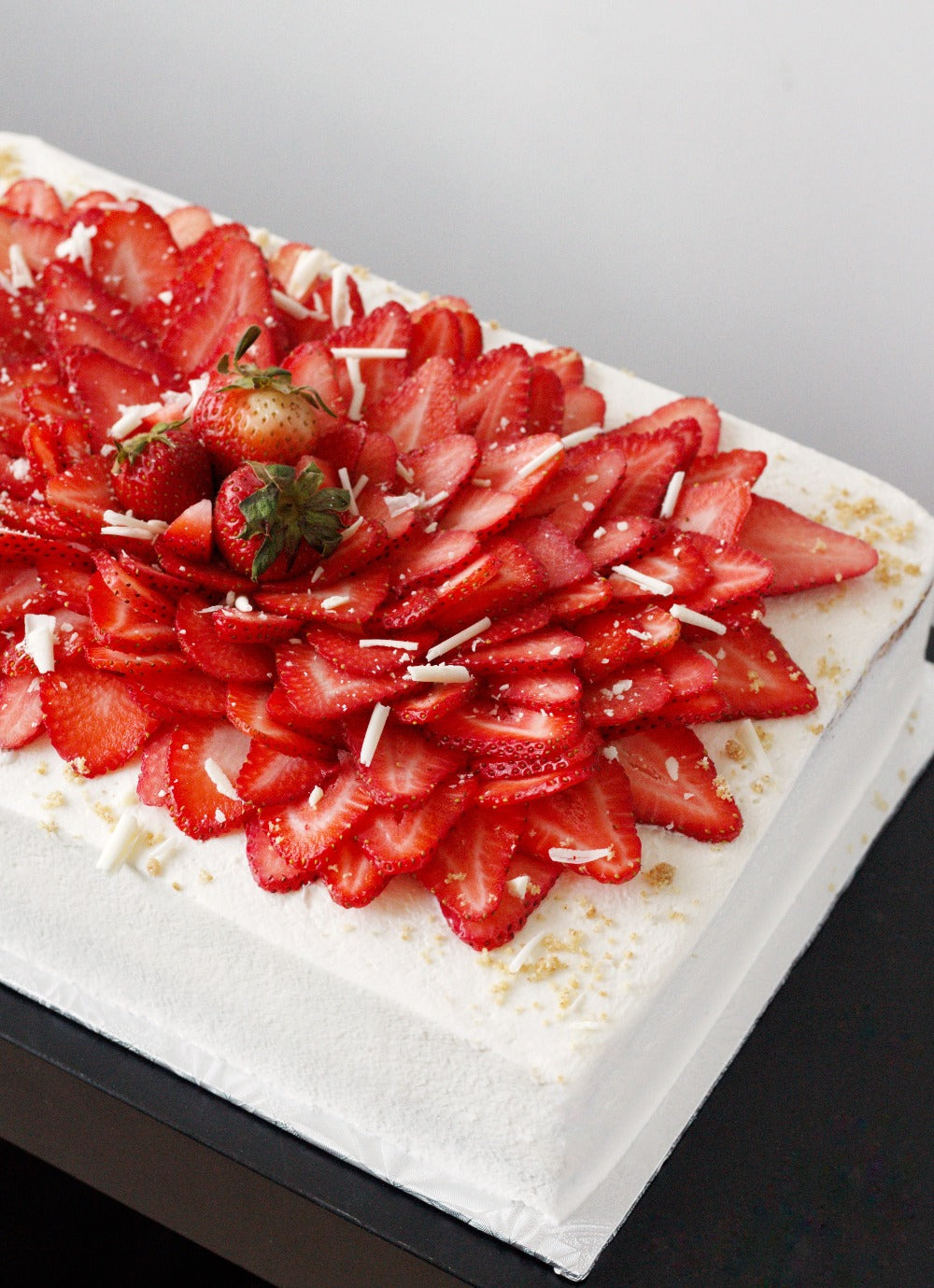 Strawberry Sponge Cake – Vanilla Bite Bakery